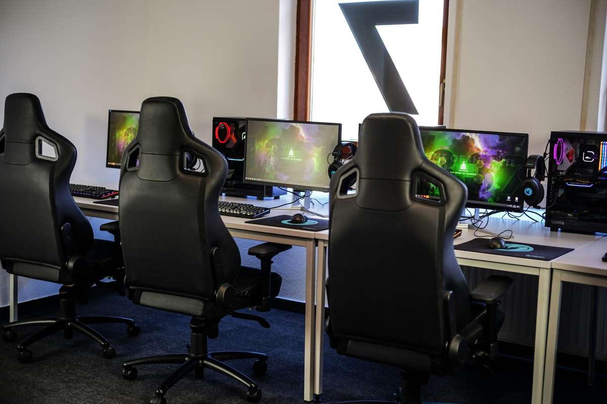 Reasons Why People Love PC Gaming - Did You Know Fashion